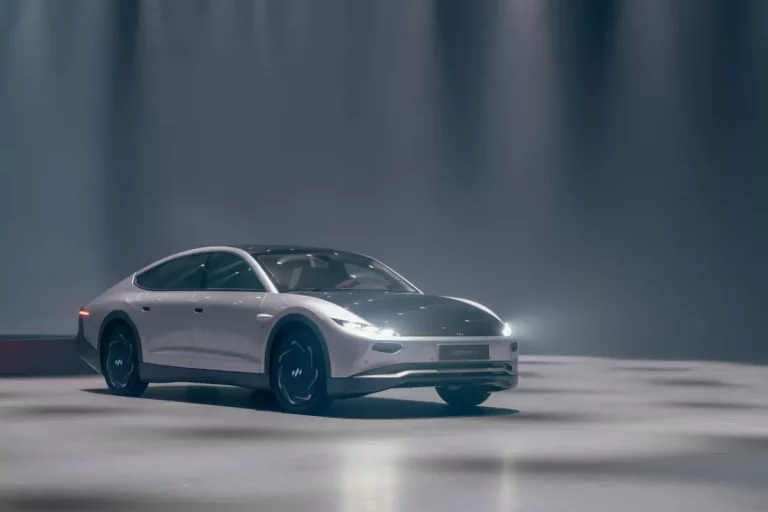 Ini Adalah Produksi Kereta Solar Pertama Di Dunia, Kurang Dari 1000 ...