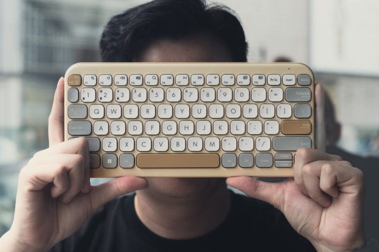Papan Kekunci ASUS Menang Anugerah Tiba Di Malaysia, Berharga RM179